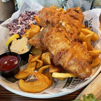 BARNYARD CRAFTHOUSE & EATERY - Updated April 2025 - 370 Photos & 432 ...