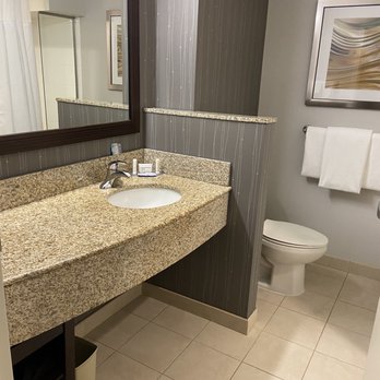 COURTYARD BY MARRIOTT RALEIGH NORTH/TRIANGLE TOWN CENTER - Updated ...