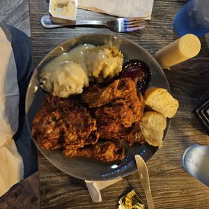 NEIGHBORHOOD PUB & GRILL - Updated August 2025 - 13 Photos - N 5091 ...