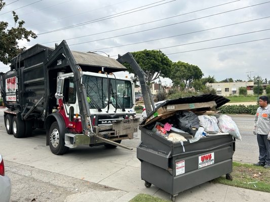 UNIVERSAL WASTE SYSTEMS - Updated December 2025 - 48 Photos & 157 ...