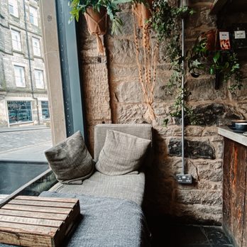 THE MILKMAN - 97 Photos & 90 Reviews - 7 Cockburn Street, Edinburgh ...