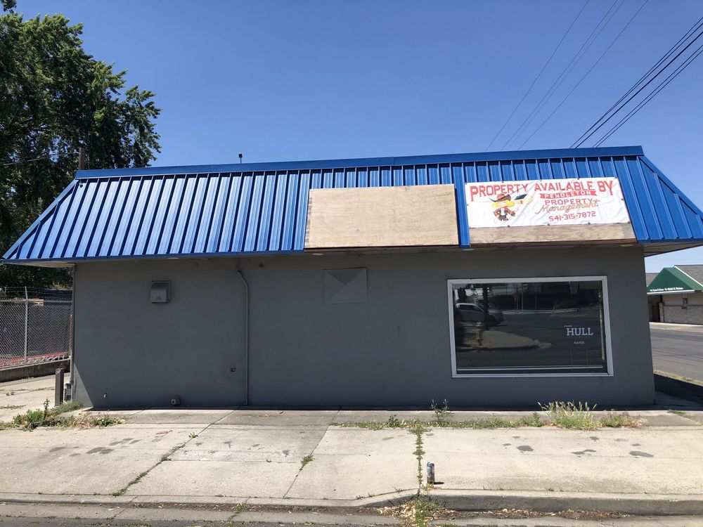 MRPSPLACE - Updated June 2025 - 14 Photos - 124 S Main St, Pendleton ...