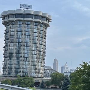 RADISSON HOTEL CINCINNATI RIVERFRONT - 205 Photos & 159 Reviews - 668 W ...