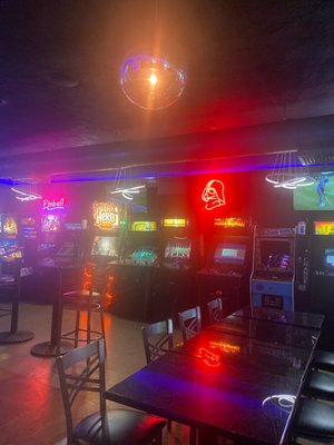 FLASHBACK RETRO ARCADE + BAR + GRILLE - Updated October 2025 - 64 ...