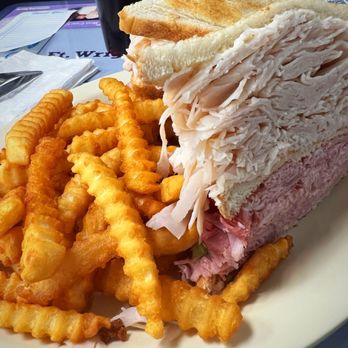 FT WRIGHT FAMILY RESTAURANT - Updated December 2025 - 137 Photos & 136 ...