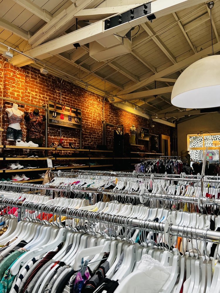 GOODWILL INDUSTRIES - 78 Photos & 158 Reviews - 1621 L St, Sacramento ...