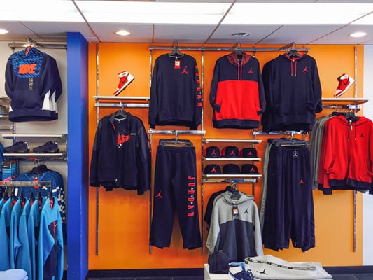 SNIPES - 7702 City Ave, Philadelphia, Pennsylvania - Shoe Stores ...