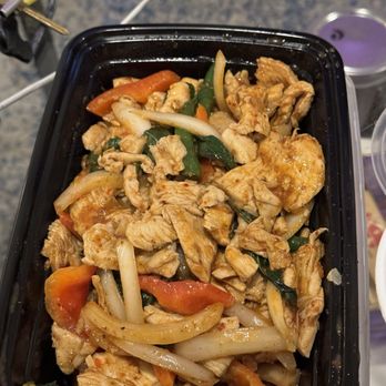 CHOMP CHOMP THAI KITCHEN - Updated September 2024 - 136 Photos & 70 ...