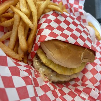 CROSS COUNTRY DINER - Updated June 2025 - 120 Photos & 74 Reviews - 112 ...