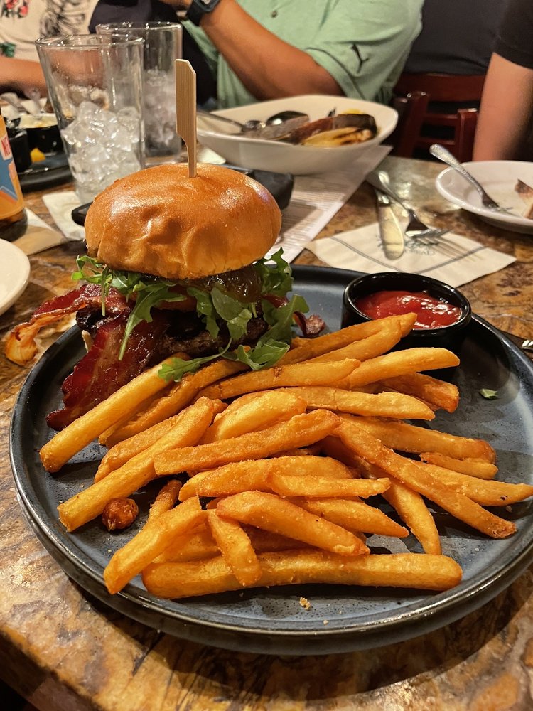 THE TAP ROOM AT DUBSDREAD - 460 Photos & 319 Reviews - 549 W Par St ...