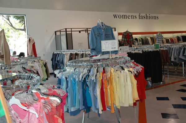 GOODWILL SOUTHERN CALIFORNIA RETAIL STORE & DONATION CENTER - Updated ...