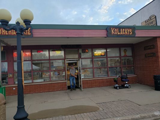 LAU’S CZECH BAKERY - 12 Photos & 20 Reviews - 121 Main St W, New Prague ...