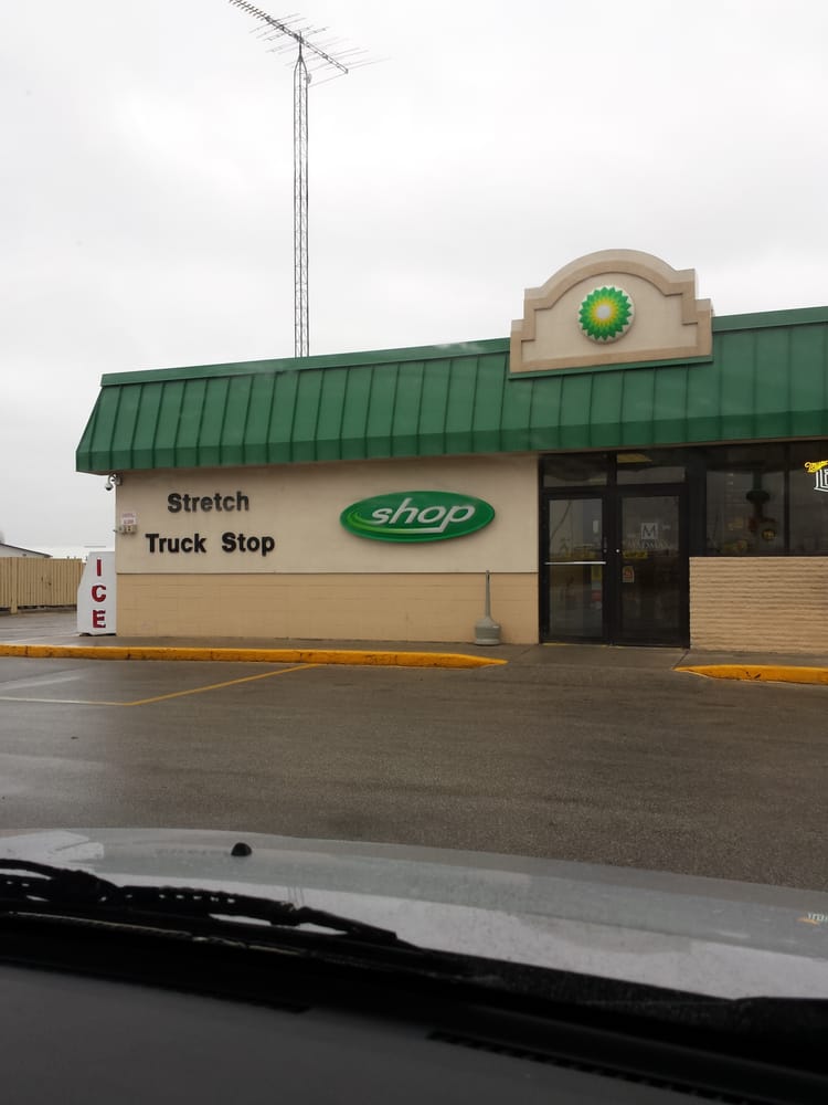 MAD MAX CONVENIENCE STORES - Updated September 2025 - 565 N Pioneer Rd ...