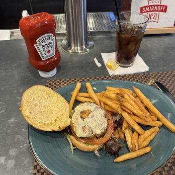 PHILLIPS SEAFOOD - Updated May 2024 - 2228 Photos & 1999 Reviews - 601 ...