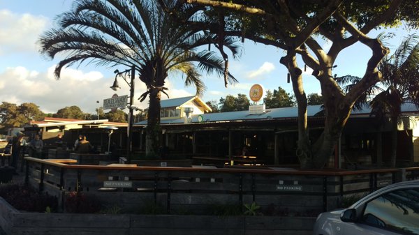 RAILWAY FRIENDLY BAR - 22 Photos - Byron Bay Railway Station Jonson St ...