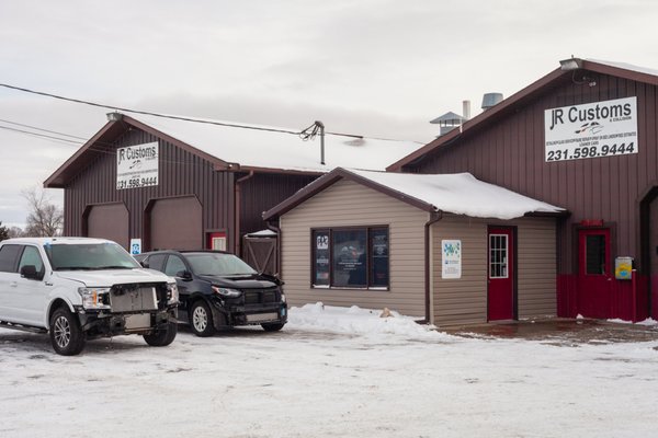 JR CUSTOMS AND COLLISION - Updated October 2025 - 24 Photos - 19100 ...