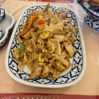 THAI KITCHEN - Updated October 2025 - 140 Photos - 212 Reviews - 122 N ...