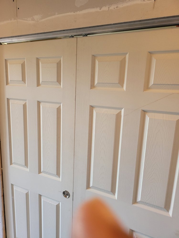 BUILD GARAGE DOORS - Updated November 2025 - 93 Photos - 4700 E Thomas ...