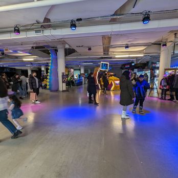 CENTRE PLAYBOX - Updated January 2026 - 61 Photos - 705 Sainte ...