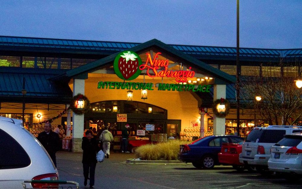 NINO SALVAGGIO INTERNATIONAL MARKETPLACE - Updated April 2025 - 331 ...