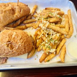 19 HANDLES PUB & GRILL - Updated July 2025 - 480 Photos & 477 Reviews ...