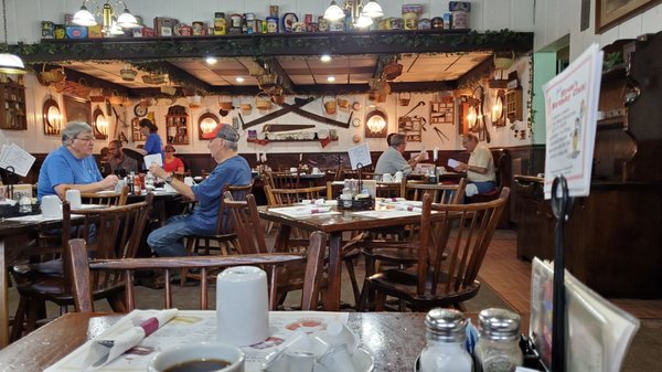 DUTCH PANTRY FAMILY RESTAURANT - 89 Photos & 89 Reviews - 2044 Rich Hwy ...