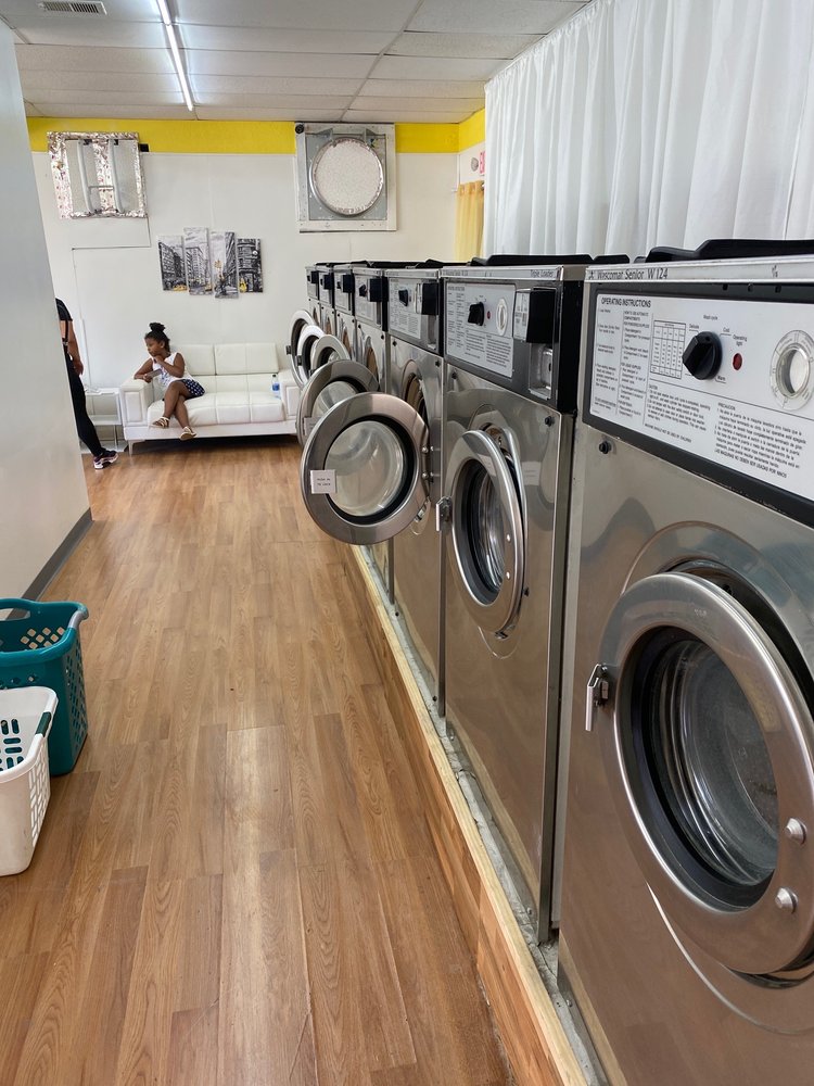 LAUNDROMAT CAFE - Updated May 2024 - 10 Photos - 120 W Main St, Maple ...