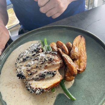 MAKOS MARINA BAR & GRILL - Updated September 2025 - 77 Photos & 44 ...