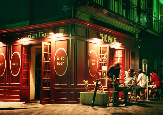 THE PALE - 19 Photos & 27 Reviews - 18 place Foire le Roi, Tours ...