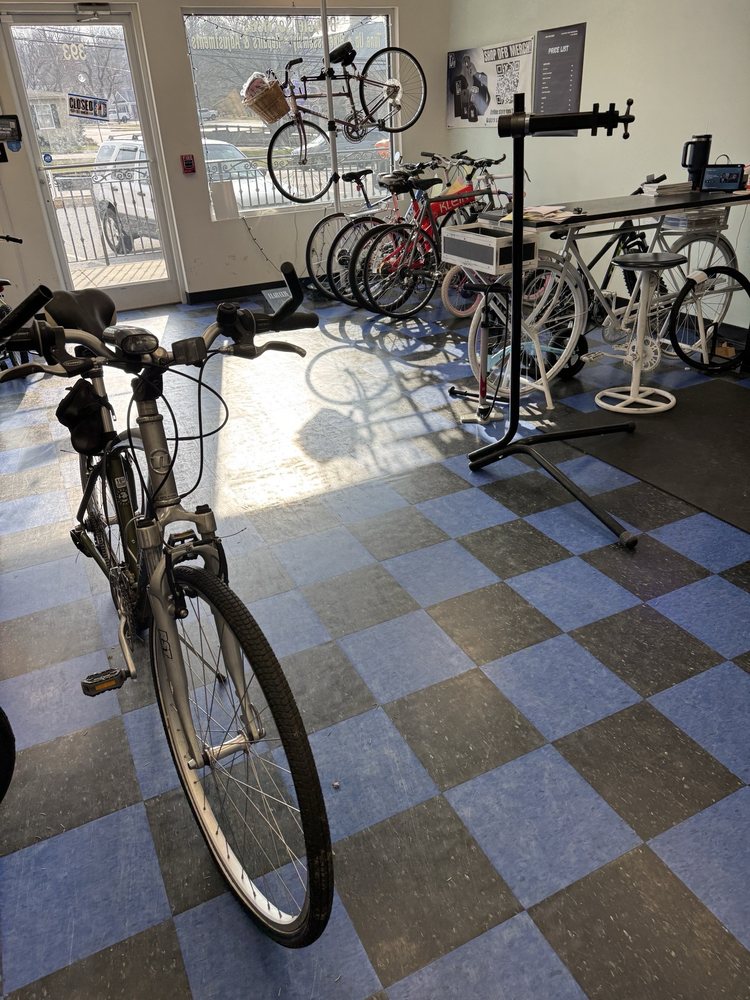 DOM FIXES BIKES - Updated January 2025 - 120 W Circular Ave, Paoli, Pennsylvania - Bikes - Phone ...