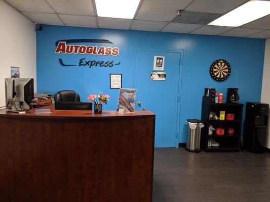 AUTO GLASS EXPRESS - Updated December 2025 - 39 Photos & 87 Reviews ...
