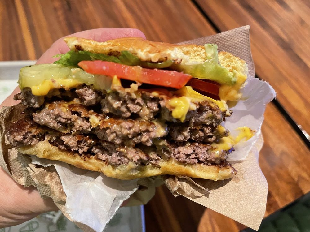 SHAKE SHACK - Updated August 2025 - 19 Photos - 1 Broadway St, Everett ...