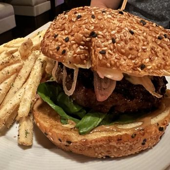 LOREN - Updated December 2025 - 108 Photos & 43 Reviews - 908 N Howard ...