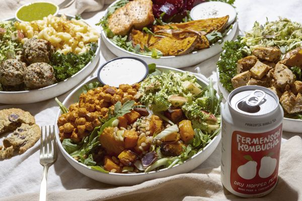 FARE - Updated December 2025 - 21 Photos & 13 Reviews - 251 East Huron ...