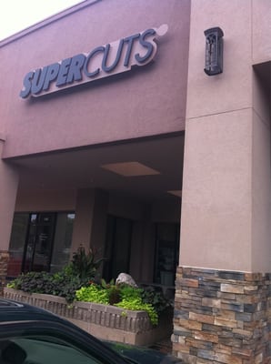 SUPERCUTS - Updated September 2024 - 26 Reviews - 3675 N Campbell Ave ...