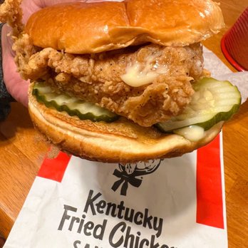 KFC - Updated June 2024 - 35 Photos & 99 Reviews - 1595 E Los Angeles ...