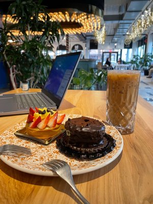 THE GREAT COMMONER - 375 Photos & 136 Reviews - 22001 Michigan Ave ...