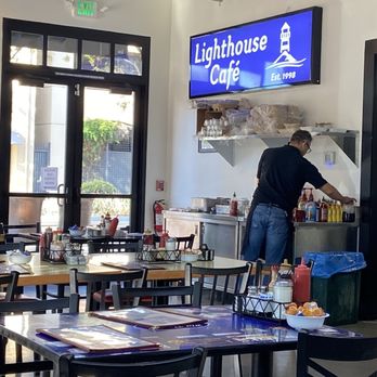 LIGHTHOUSE CAFE - Updated August 2025 - 40 Photos & 26 Reviews - 690 ...