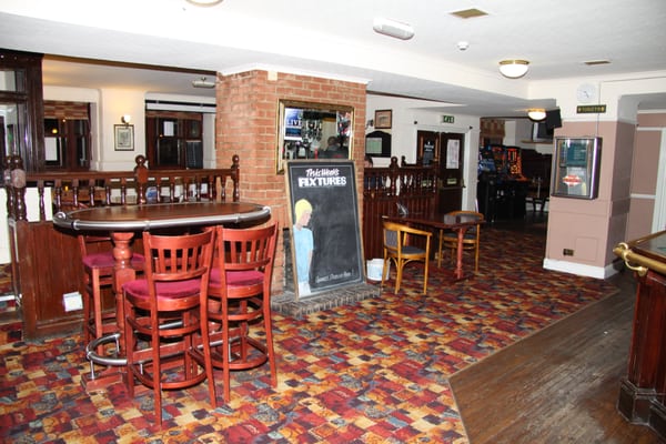 EMPERORS HEAD - Updated October 2025 - 1 Emperors Gate, Stevenage ...