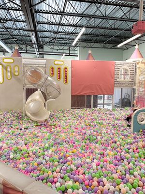 MOMI LAND - HILLIARD - Updated March 2026 - 61 Photos & 16 Reviews ...
