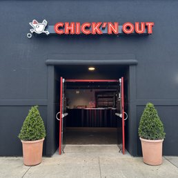 CHICK’N OUT - Updated November 2025 - 211 Photos & 98 Reviews - 37 ...