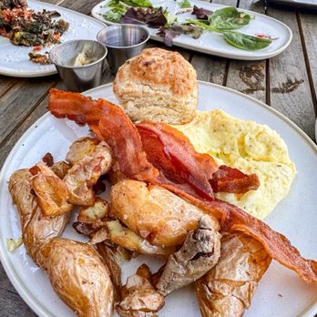 BIRDIE’S BARROOM AND KITCHEN - Updated October 2025 - 235 Photos & 129 ...