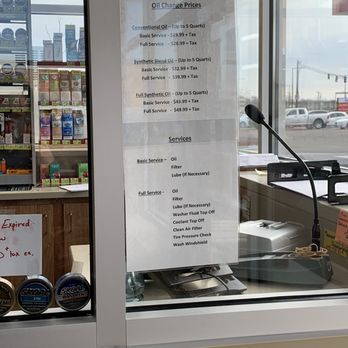Woodmans oil change store