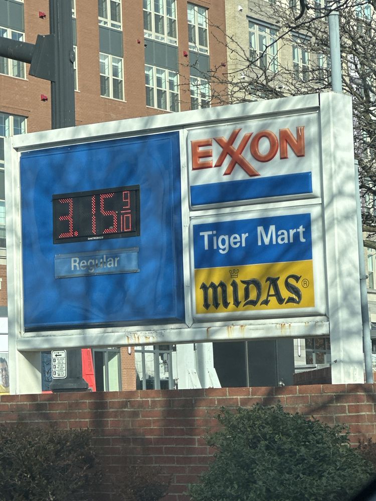 EXXON - Updated October 2025 - 11 Photos - 1001 S Glebe Rd, Arlington ...