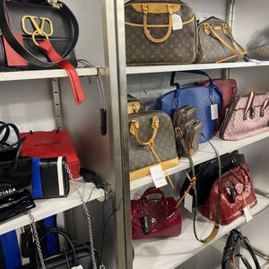 TANGER OUTLETS RIVERHEAD - 177 Photos & 244 Reviews - Outlet Stores ...