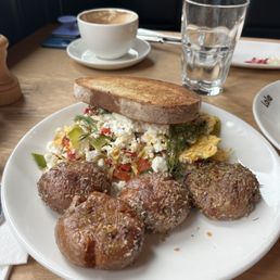 LOLA - Updated October 2025 - 5353 Photos & 4547 Reviews - 2000 B 4th ...