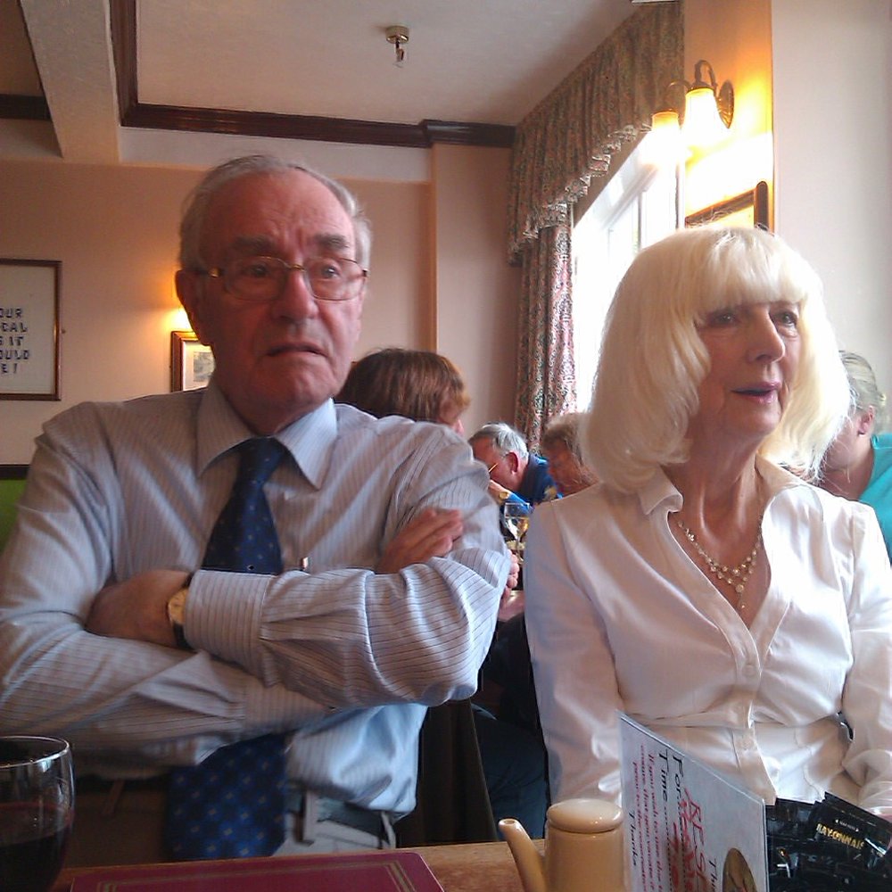 Podgy The Pigeon Supervising The Drawing Of The Beer In The, 48% OFF