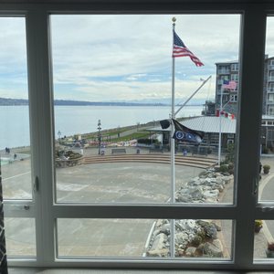 SILVER CLOUD HOTEL TACOMA POINT RUSTON WATERFRONT - 107 Photos & 51 ...