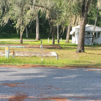 BLUE PARROT CAMPING PARK - Updated August 2025 - 17 Photos - 40840 ...