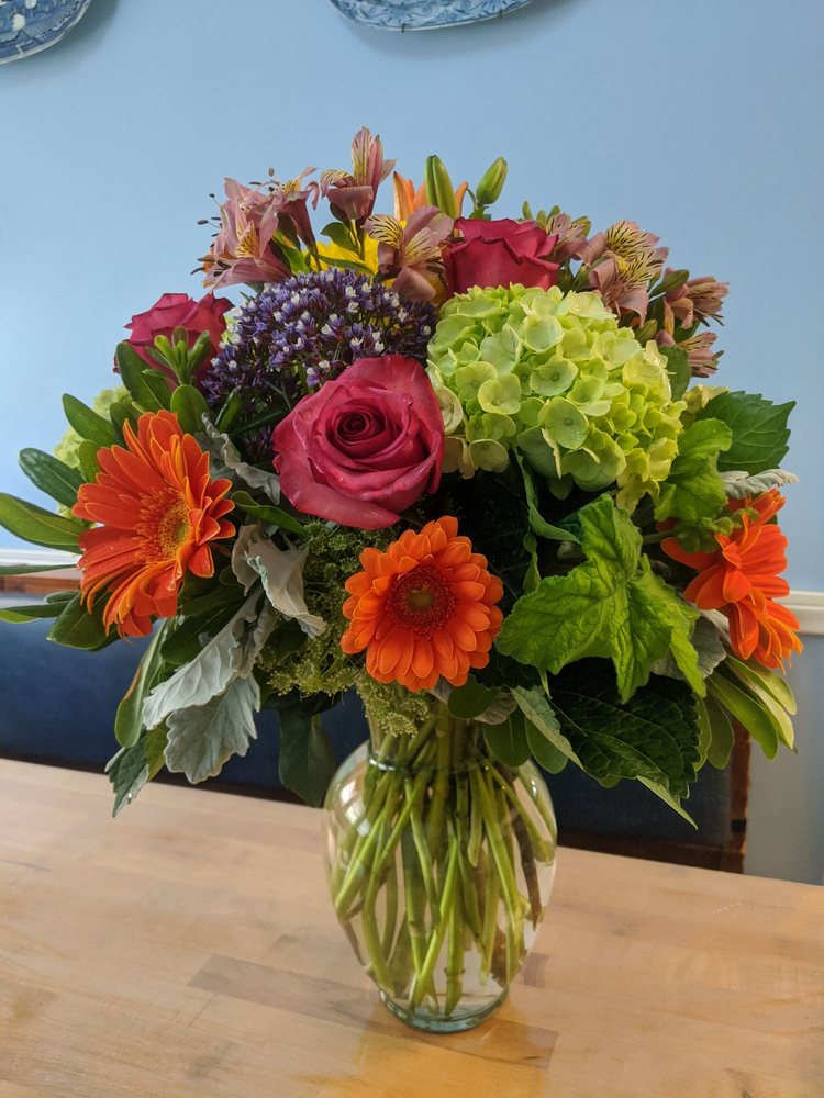 THE FLOWER COMPANY - 170 Photos & 17 Reviews - 9921 Maple St ...